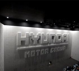 Hyundai Uses Eye-Catching 'Hyper-Matrix' in Presentation – Video ...