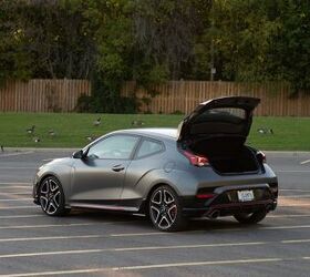 Hyundai Veloster 2022 Yellow