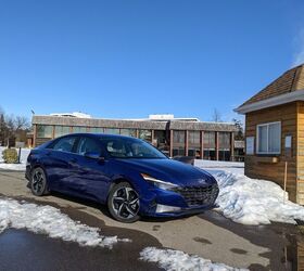 Hyundai Elantra Reviews | Price, Photos, Specs and Video | AutoGuide ...