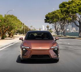 5 Best Features of the 2026 Lexus ES | AutoGuide.com