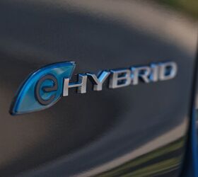Chrysler Recalls Pacifica Plug-In Hybrids Over Battery Fire Risk ...